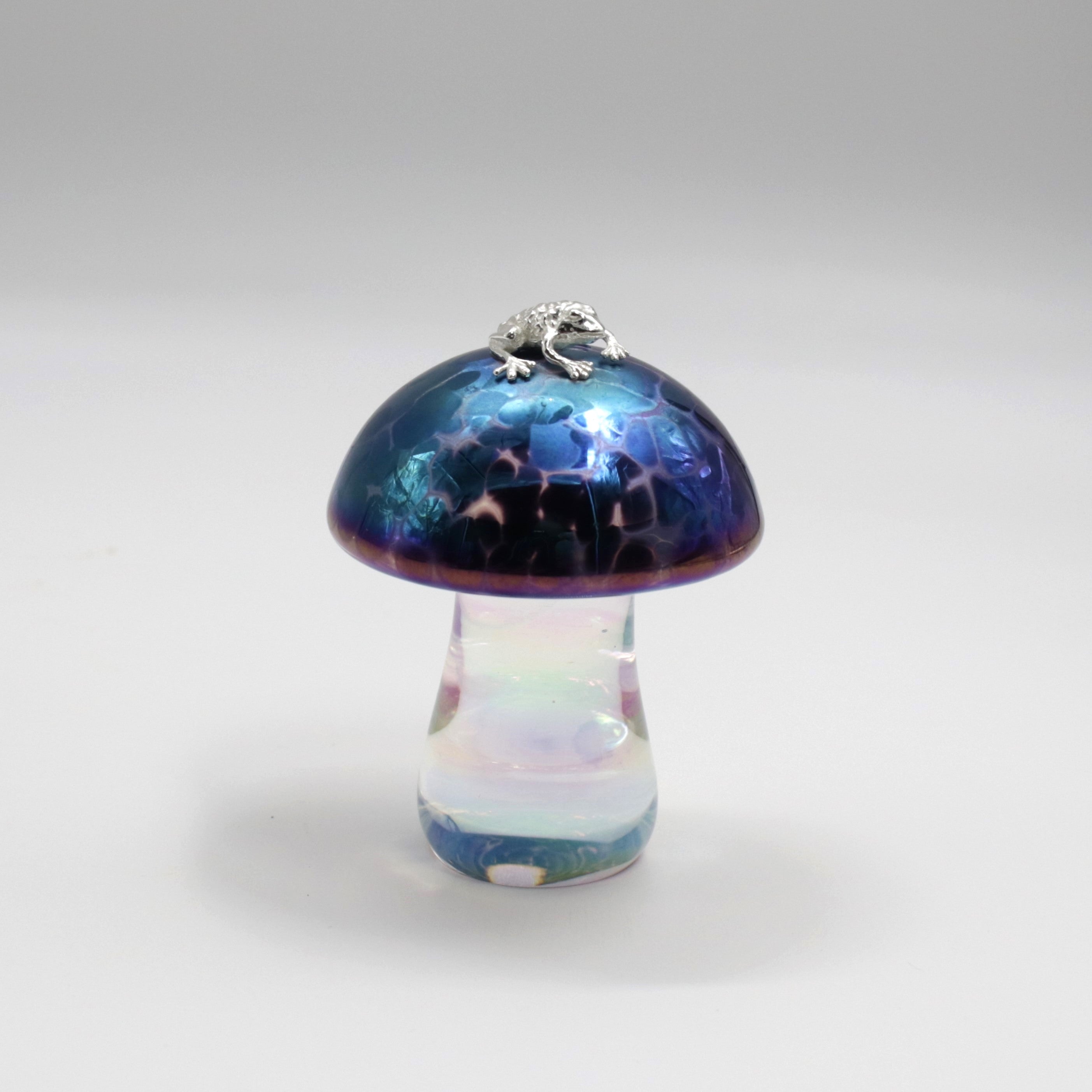 Mushroom with Silver Frog – Ditchfield Glass